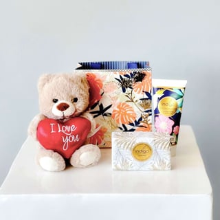 Flower Hampers Delivery in Sydney | Sarina's Florist